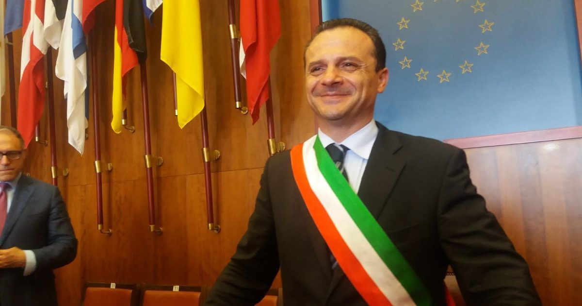 Il sindaco di Messina si difende a Mattino 5: 'Do esempio alla comunità ...