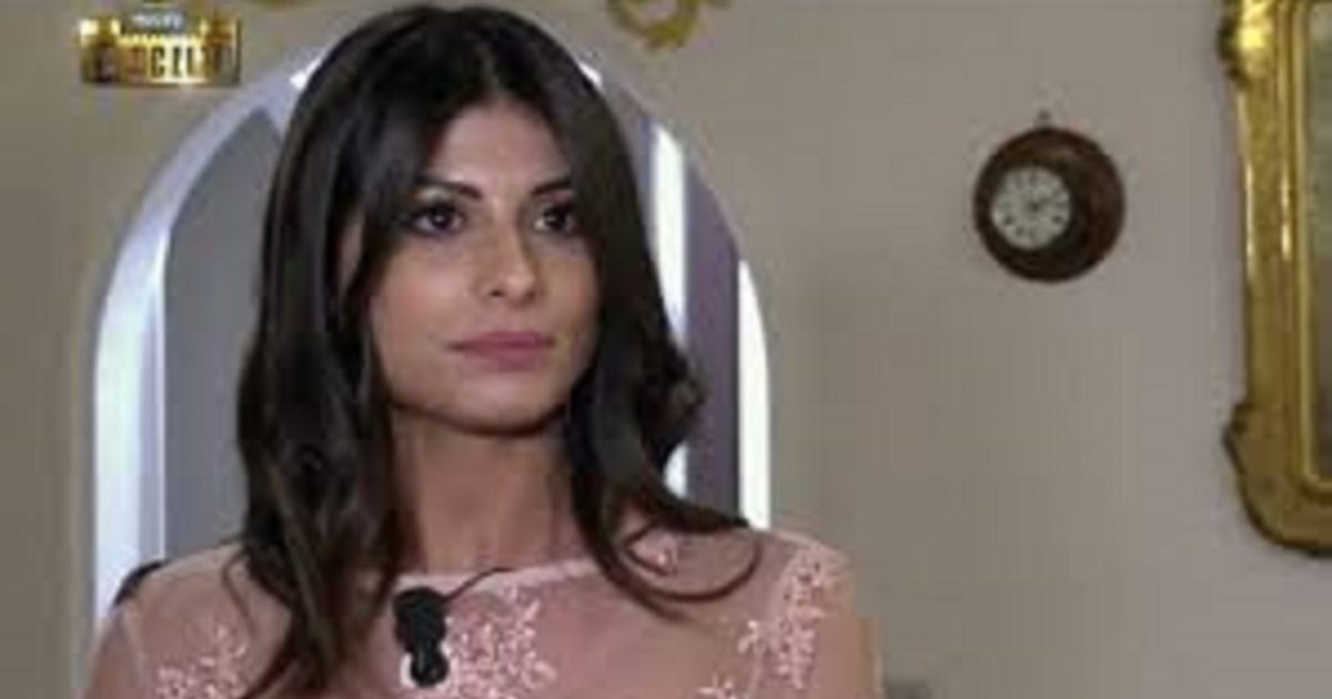 U&D speciale, Lorenzo sceglie Claudia e Giulia sbotta: 'Non hai le p....'