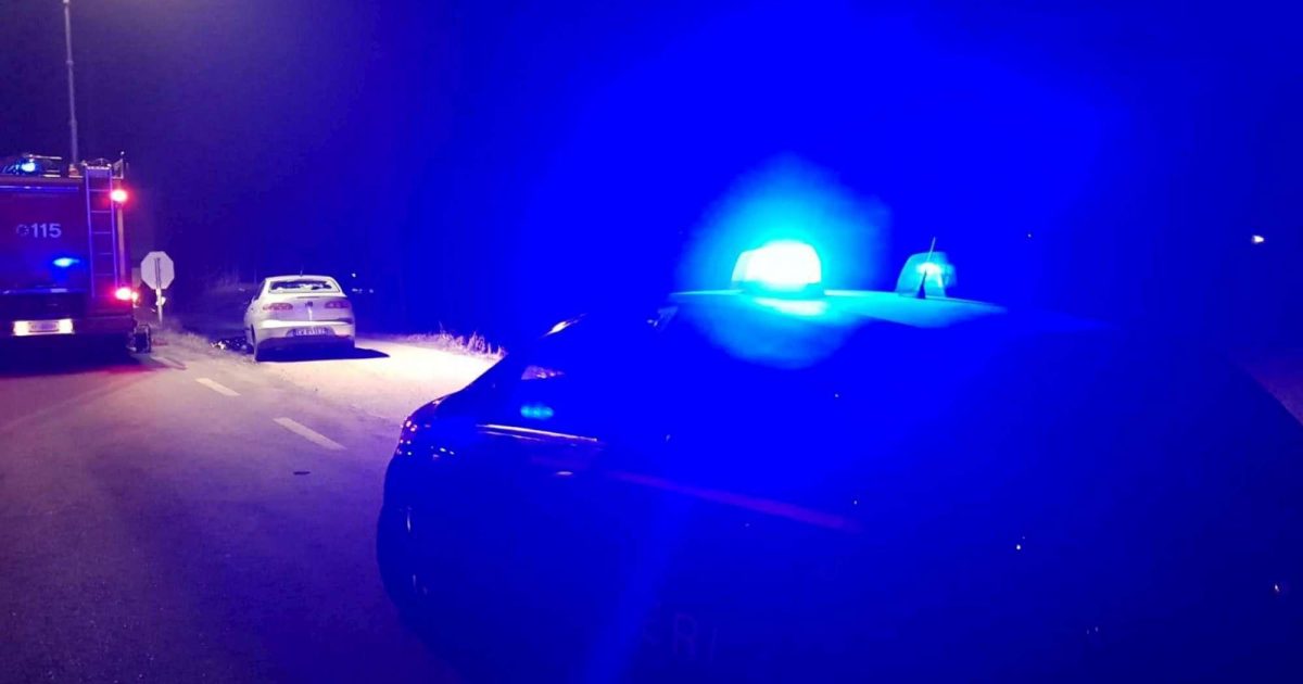 Modena, zia si lancia dal balcone con nipotino, la mamma: 'Sapevo che ... Modena, zia si lancia dal balcone con nipotino, la mamma: 'Sapevo che ...
