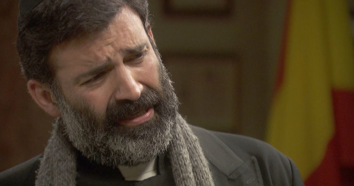 Il Segreto, trame iberiche: Don Anselmo volta le spalle al collega ...