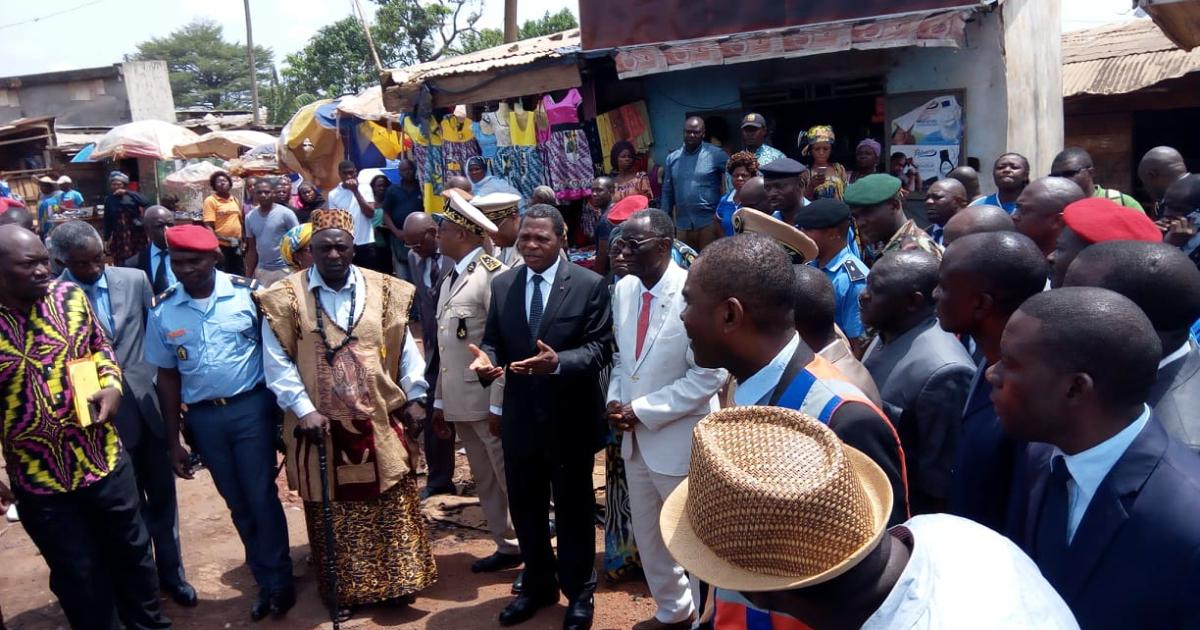 Cameroun : Le Minat au secours des sinistrés victimes d’incendie au ...