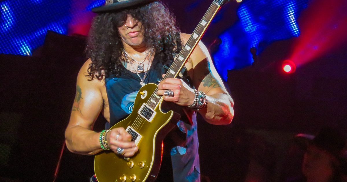 Slash svela quali sono i suoi riff preferiti, dai Led Zeppelin ai Black ...