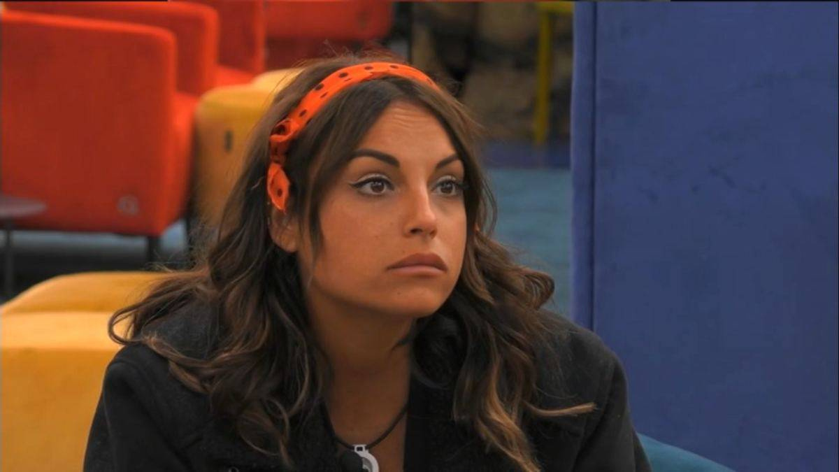 GF 16, Francesca De Andrè fa pace con Gennaro ma pensa ancora all'ex ...