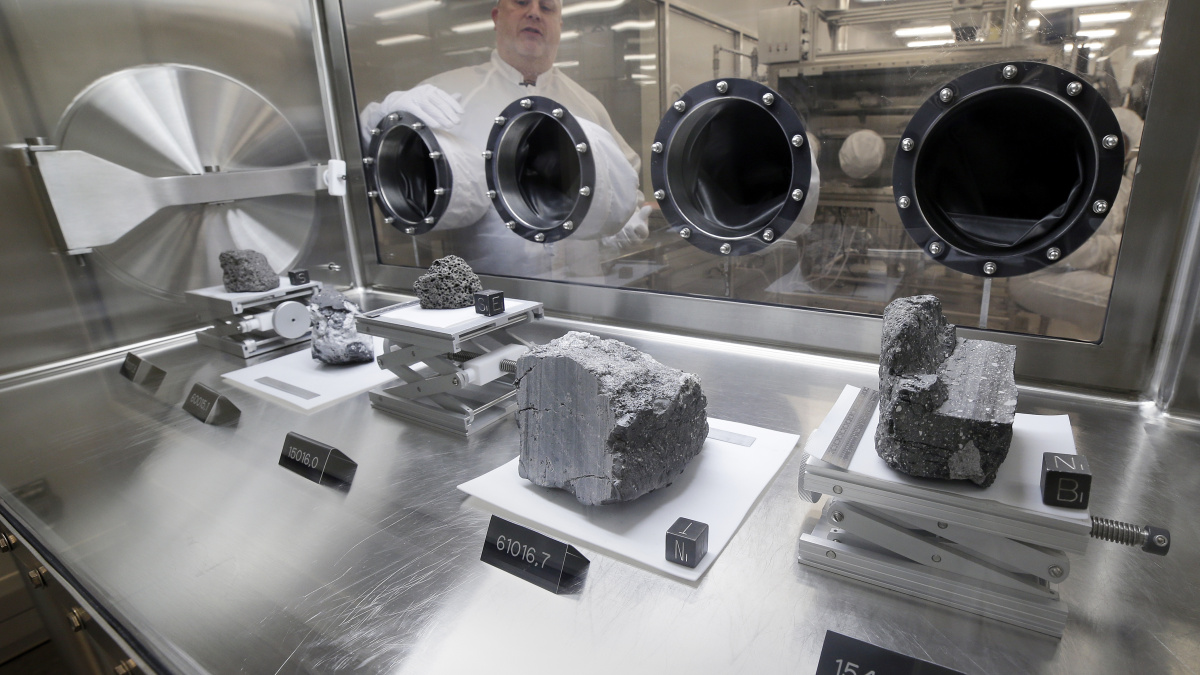 NASA to open sealed Moon samples for the first time