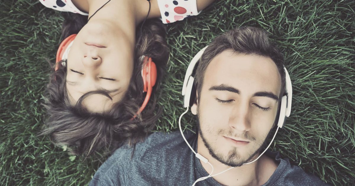 5 benefícios de ouvir música para a saúde