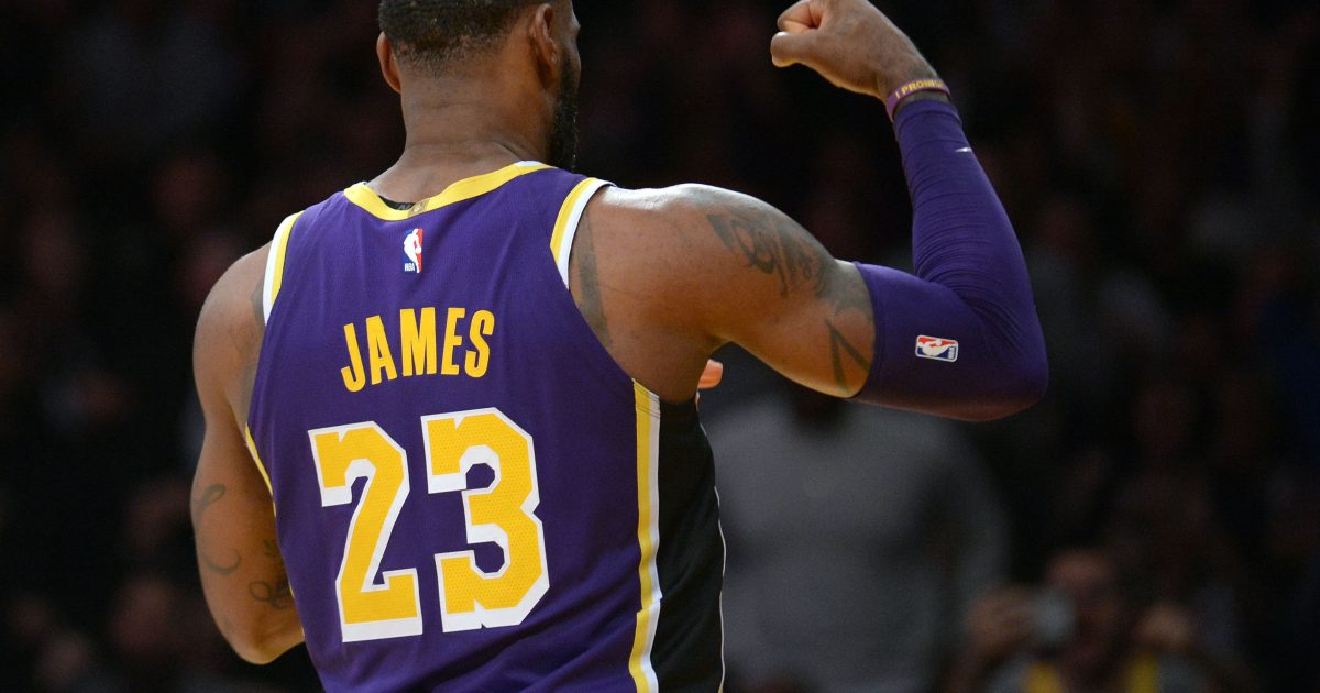 LeBron James reveals his new headband in photo showing Lakers' number 6 ...