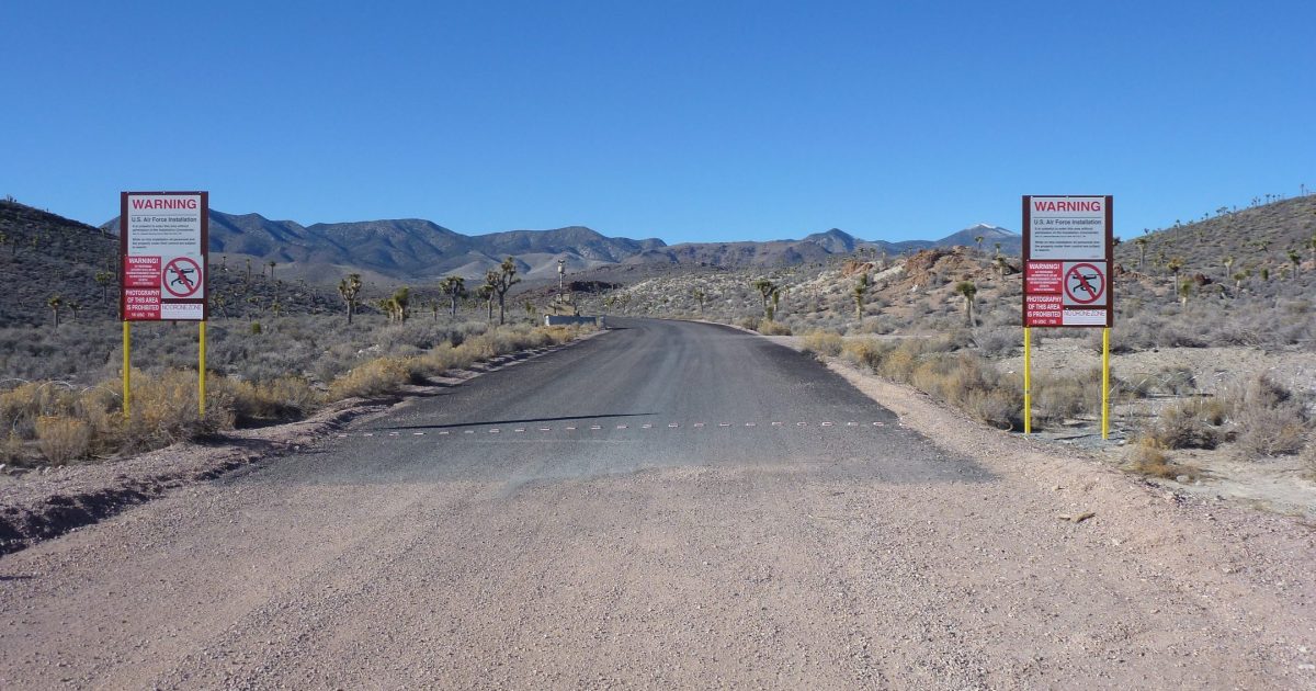 États-Unis : Plus de 500 000 personnes veulent envahir la zone 51 pour ...