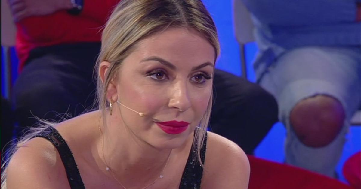 Sabrina Ghio contro un locale della Sardegna che non accetta i bimbi ...