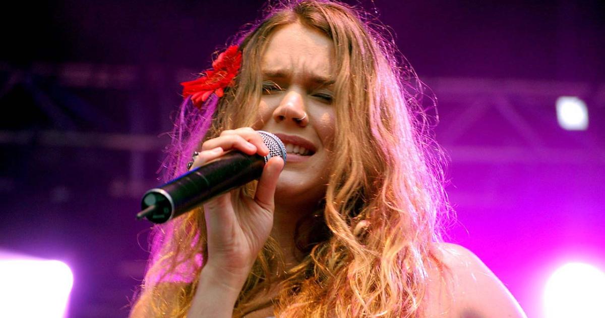 Devon soul singer Joss Stone detained and deported from Iran