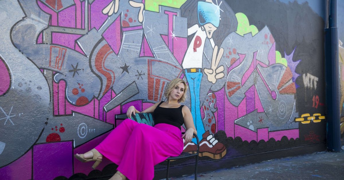 Australian singer Jess Spahr talks about love, manifestation and her music