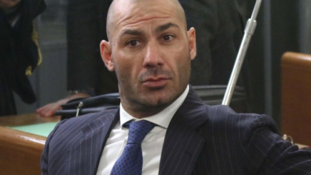 Il figlio di Umberto Bossi è stato denunciato per aver cenato senza pagare