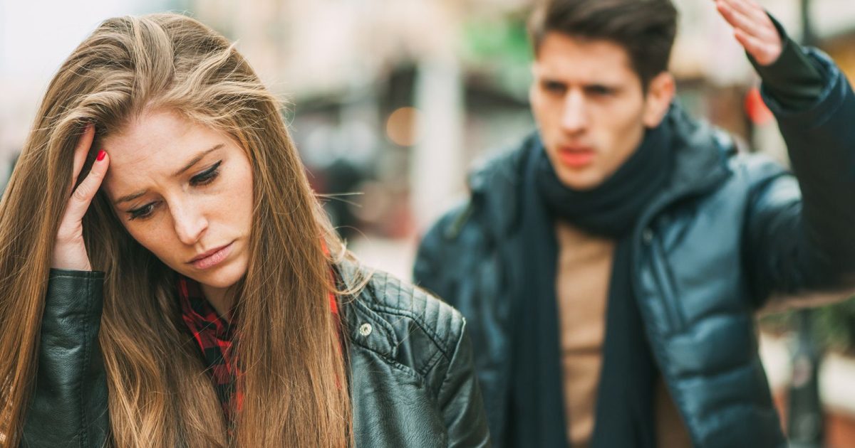 Como cada signo reage quando está magoado com a pessoa amada