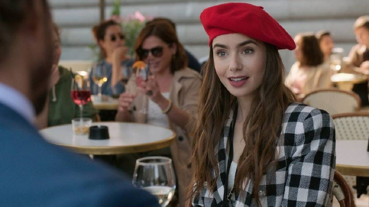 'Emily em Paris': 5 peças-chave que fazem o look da protagonista
