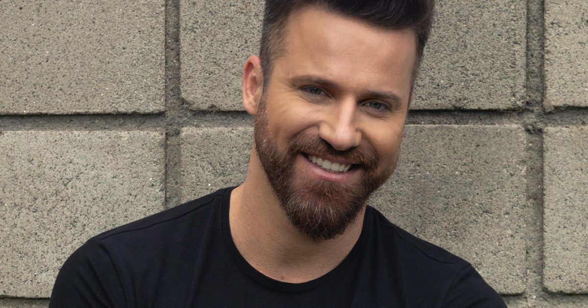 Ex-mulher de sertanejo Marlon expõe detalhes de suposta traição do cantor Ex-mulher de sertanejo Marlon expõe detalhes de suposta traição do cantor