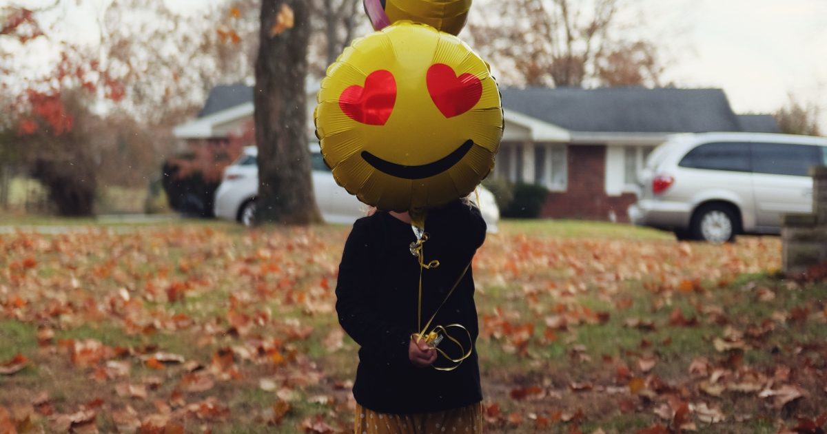 Bitmoji : A review of the famous app