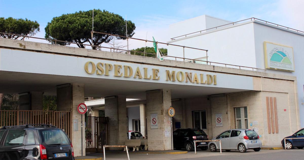 Coronavirus, focolaio nel reparto di medicina dell'ospedale Monaldi di ...