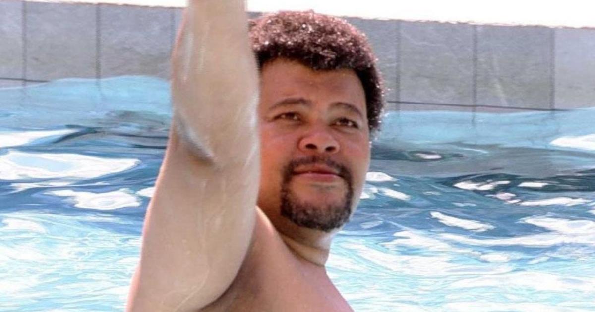 'BBB20': Babu faz performance na piscina e anima manhã de sisters