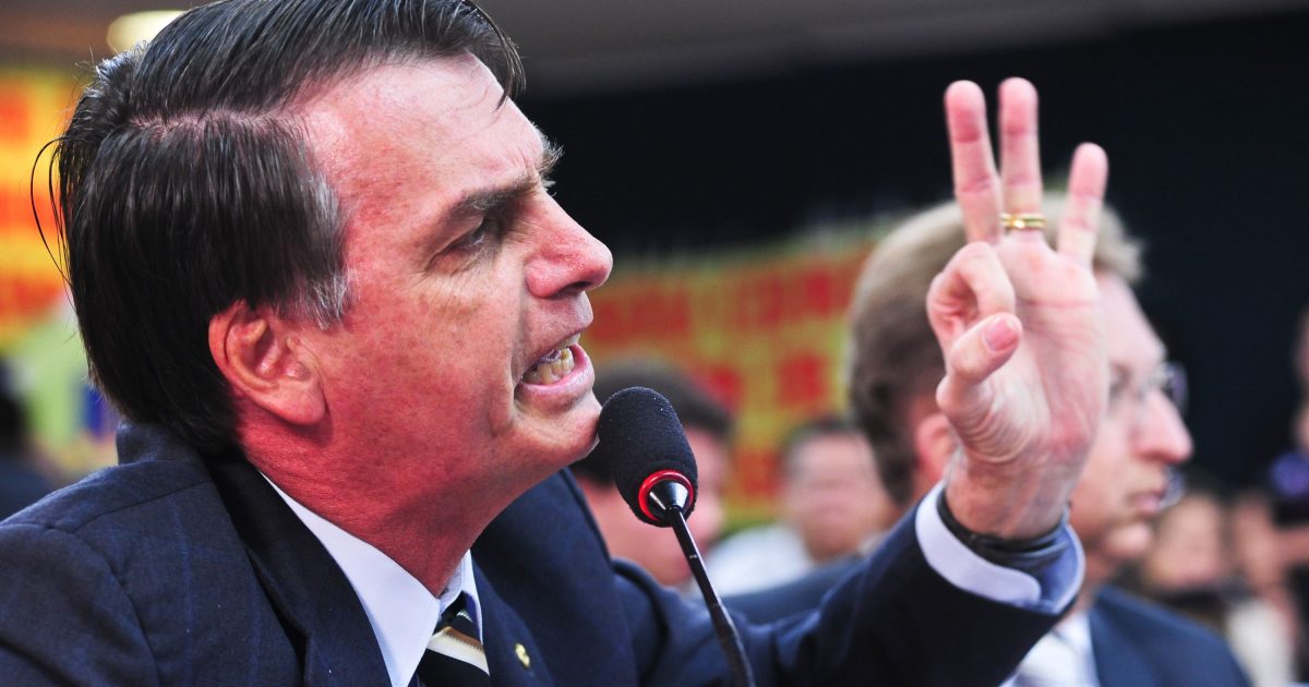 Bolsonaro se irrita com jornalistas e diz: 'cala a boca, não perguntei ...