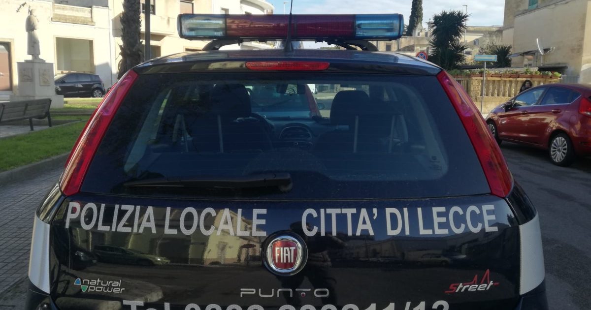 Lecce, scontro tra auto e scooter su viale Giovanni Paolo II: muore una ... Lecce, scontro tra auto e scooter su viale Giovanni Paolo II: muore una ...