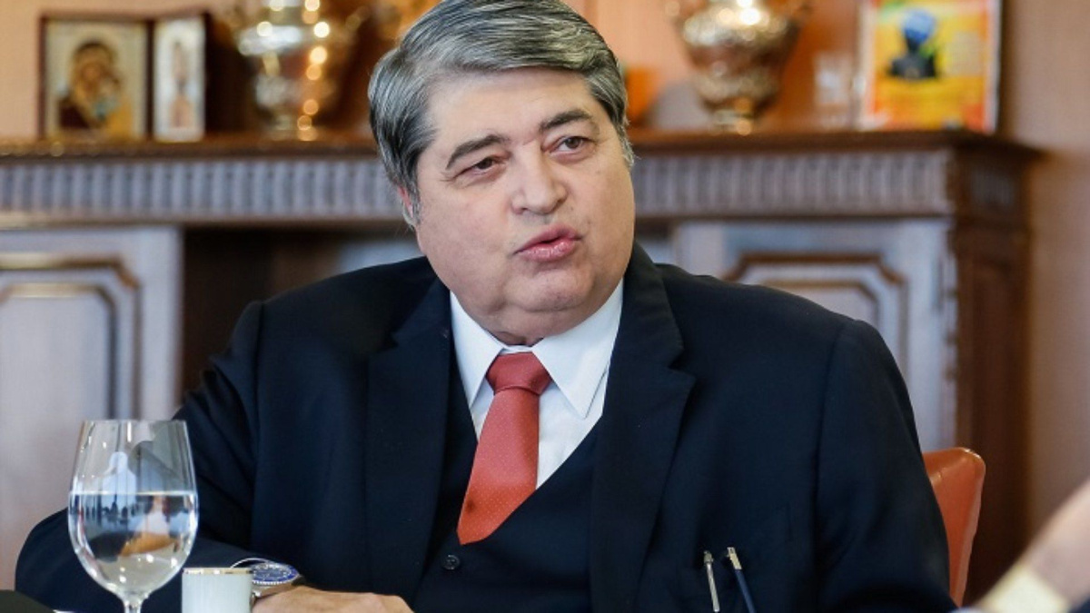 Datena recebe notícia de morte da sogra ao vivo e, abalado, abandona ...