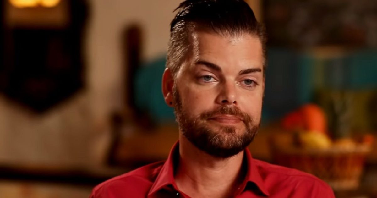 '90 Day Fiancé': Tim Malcolm makes fun of Ash's clothes in a meme