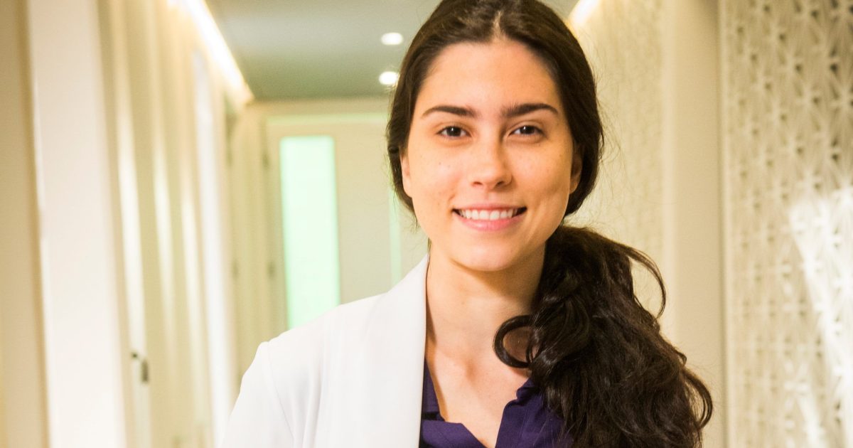 'Totalmente Demais': após enriquecer, Débora se apaixona por Charles