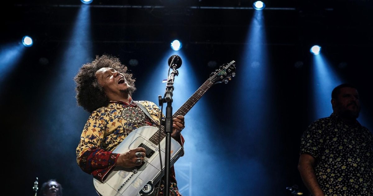 5 curiosidades sobre o cantor Chico César