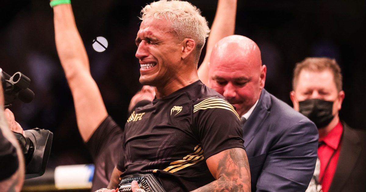 UFC 262: Oliveira nuovo campione dei pesi leggeri, vittoria per TKO ...