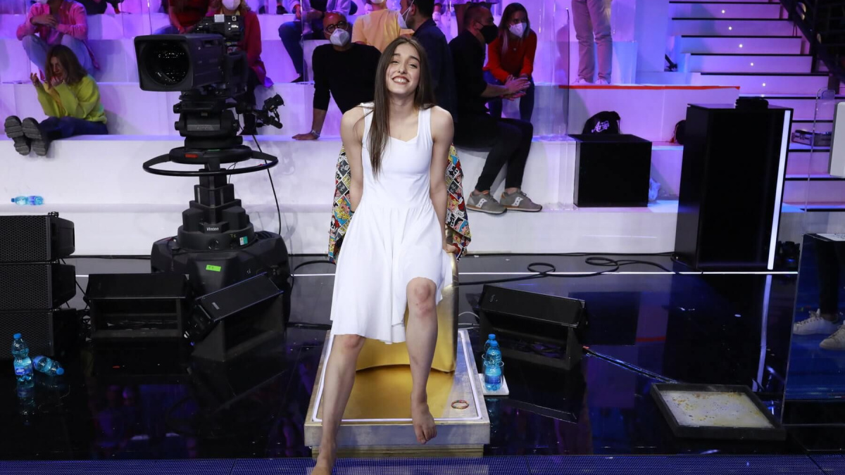 Giulia Stabile, retroscena sul rapporto di lavoro con Maria De Filippi ...