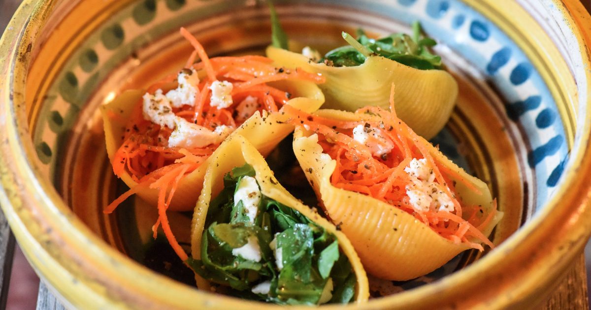 Pasta farcita con prosciutto, un primo piatto saporito e gustoso