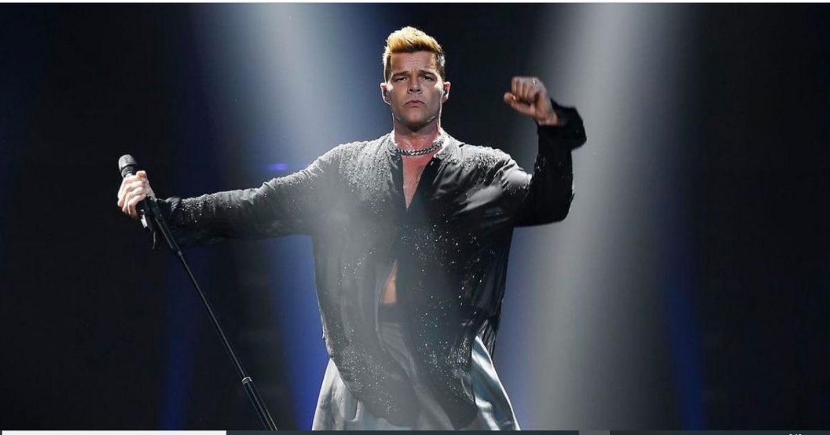 Las redes se burlan del último retoque de Ricky Martin: ‘está mutando ...
