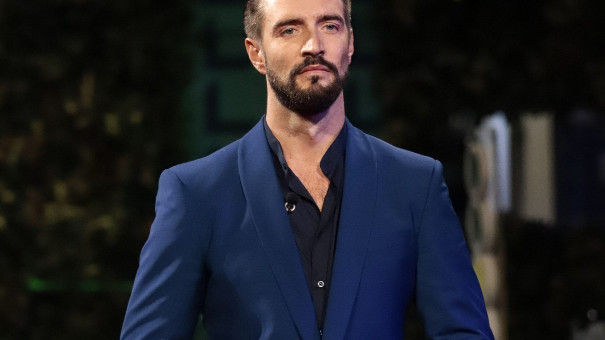 Grande Fratello Vip, Signorini si infervora con Alex Belli e lo caccia ...