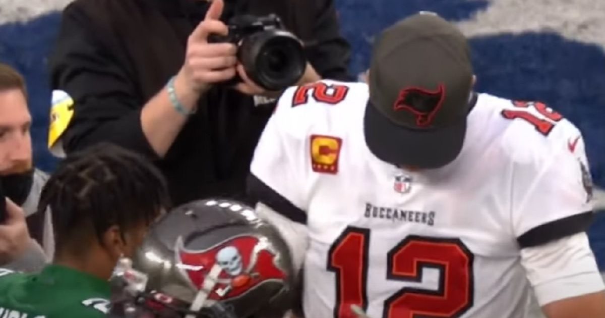 Rookies starstruck by Tom Brady: Jets defensive back asks for autograph ...