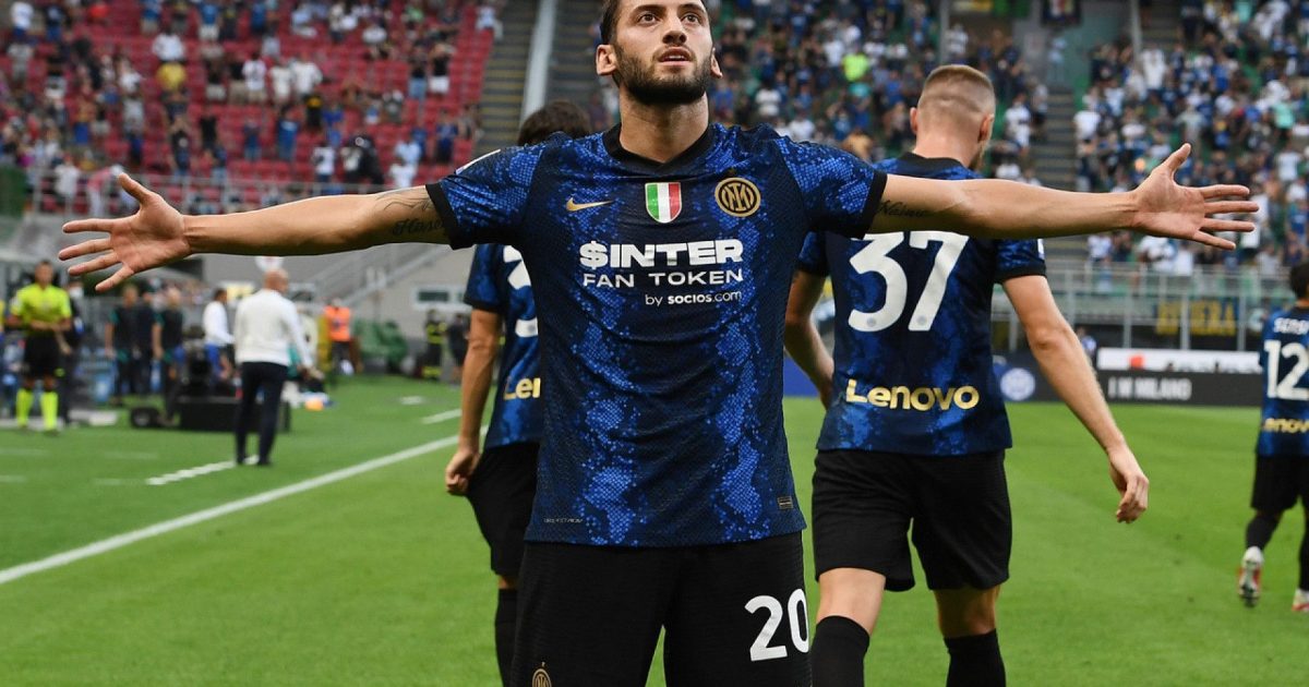Inter: su Calhanoglu ci sarebbe il Manchester United, Vignato tra gli ... Inter: su Calhanoglu ci sarebbe il Manchester United, Vignato tra gli ...