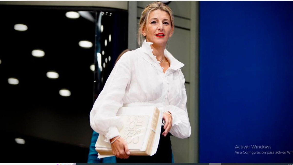 Yolanda Díaz inicia la retirada de la Medalla de Oro al Trabajo a ...