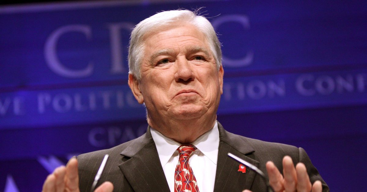 Former Mississippi Governor Haley Barbour airlifted to hospital ...