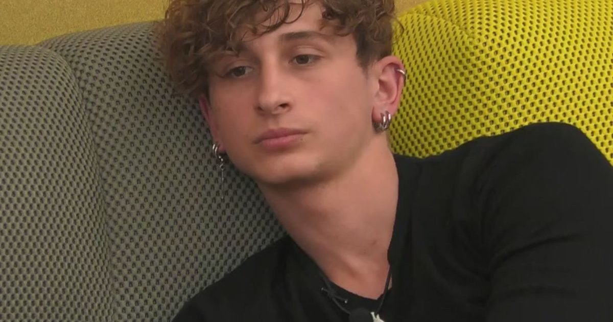 GF Vip, George Ciupilan deriso dai compagni: 'Non apre mai bocca, gli puzzerà l'alito'