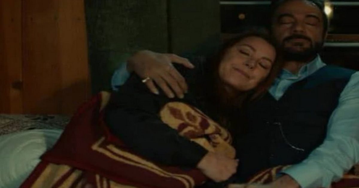 Terra amara, puntate turche: Fekeli e Hunkar passano la notte insieme in una casetta