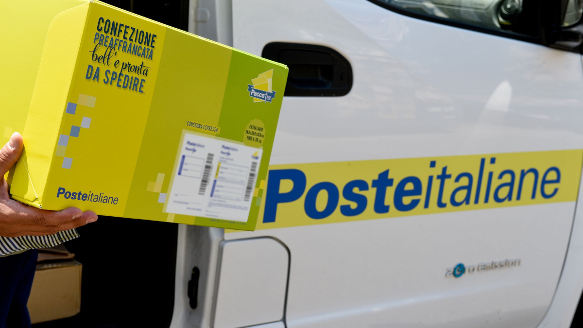 Poste assume postini, serve il diploma: candidature fino al 2 gennaio