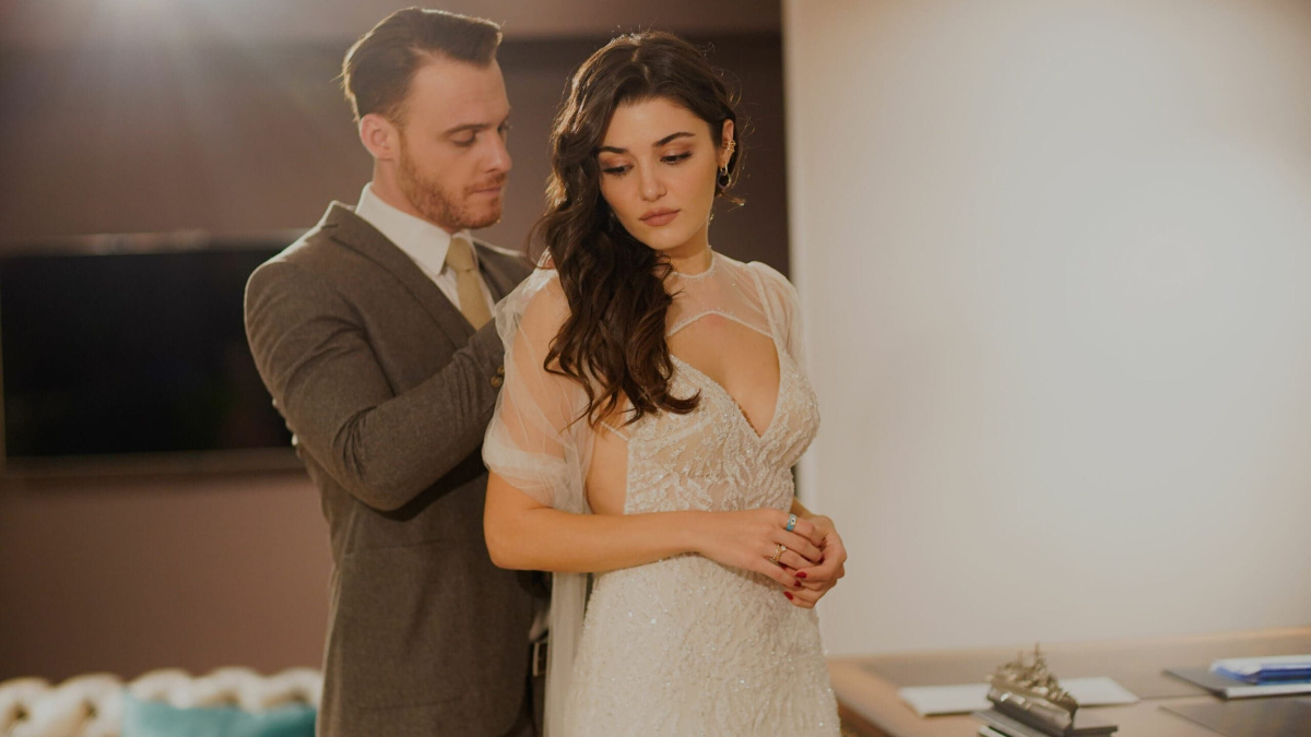 Hande non segue più Kerem Bursin sui social: i due attori potrebbero essersi allontanati