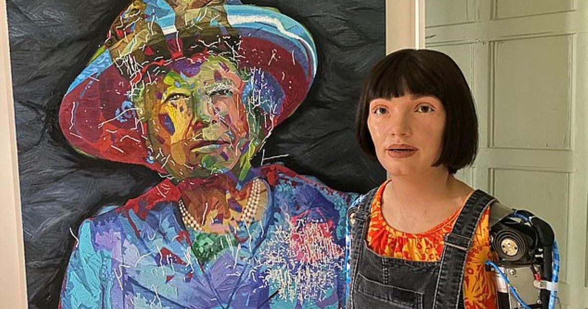 Robot’s portrait of Queen Elizabeth II is as lifeless as the robot