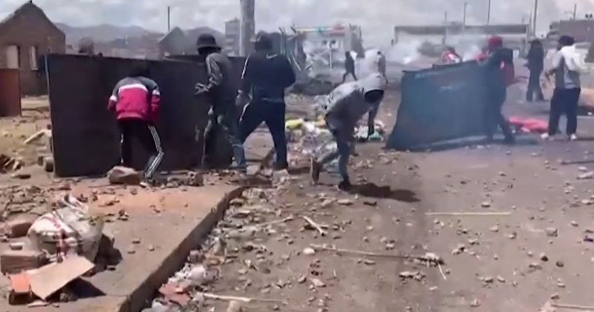 El Gobierno de Perú decreta toque de queda por tres días en Puno ...