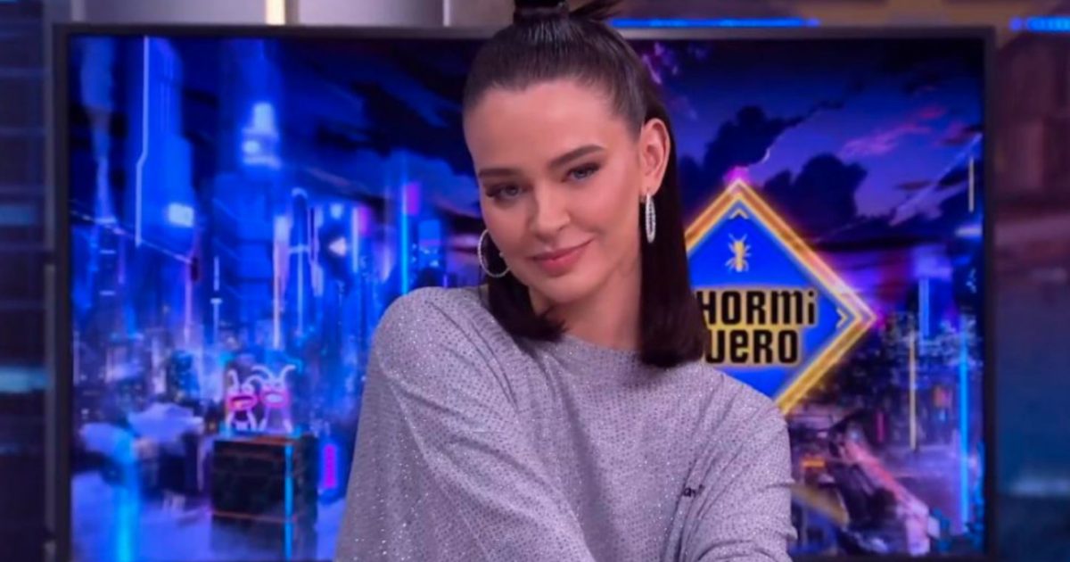 Laura Escanes cortada por la aparición de su novio en ‘El Hormiguero ...