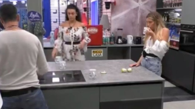 GF, Angelica e Anita ignorano Beatrice Luzzi (Video)