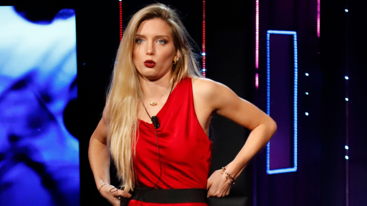 GF, Anita difende Varrese e critica Beatrice Luzzi: 'Spingi le persone al limite' (Video)