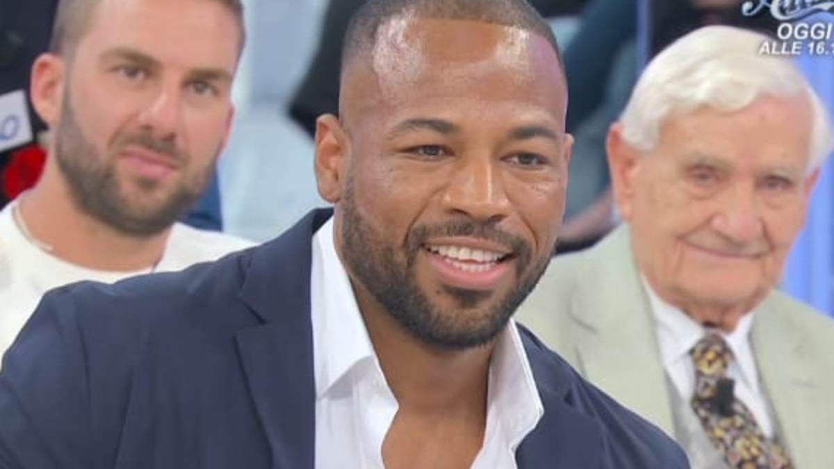 Uomini e donne, chi è il corteggiatore David Mesa: 36 anni, è di origini cubane e ama il ballo