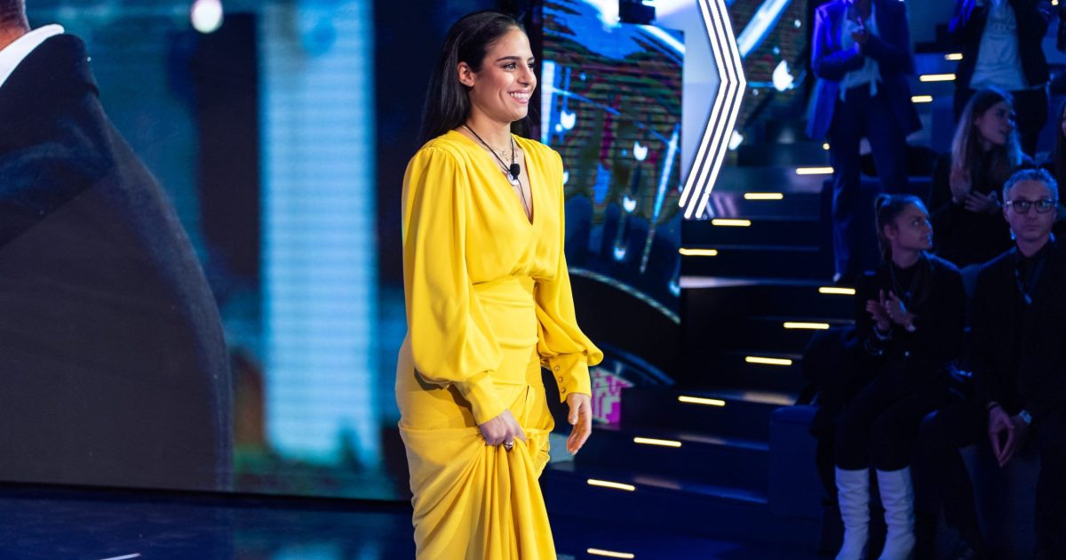 Grande Fratello, sondaggio fan televoto 30/12: Perla Vatiero battuta da ...