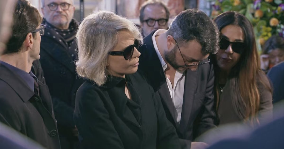 Funerali Costanzo, il saluto della figlia Camilla: 'Continuerai a ...