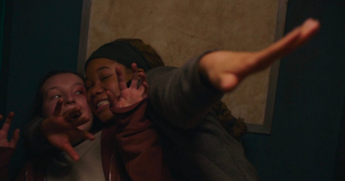 'The Last of Us': beijo de Ellie e Riley foi censurado em algumas ...