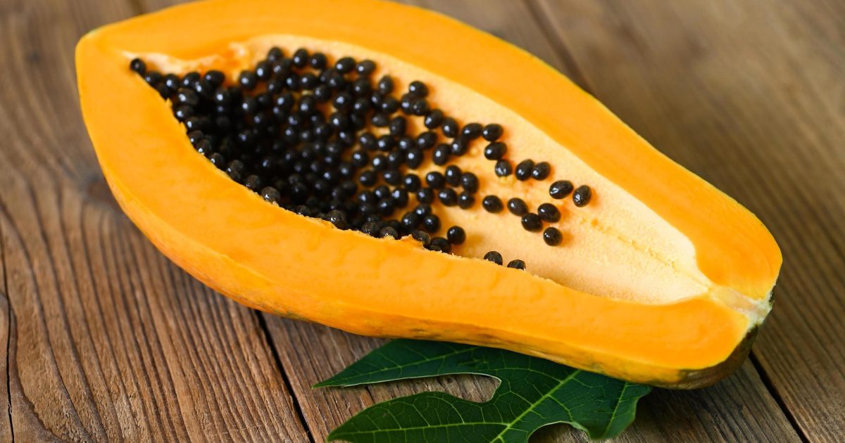 La papaye, ce fruit exotique est aussi vertueux que savoureux dixit ...